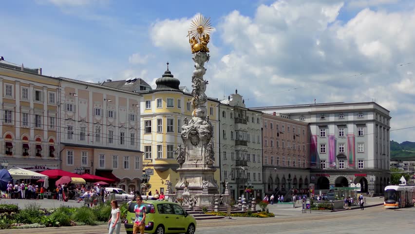 LINZ, AUSTRIA - JUNE 25, 2015: The Historical Hauptplatz (Main Square ...