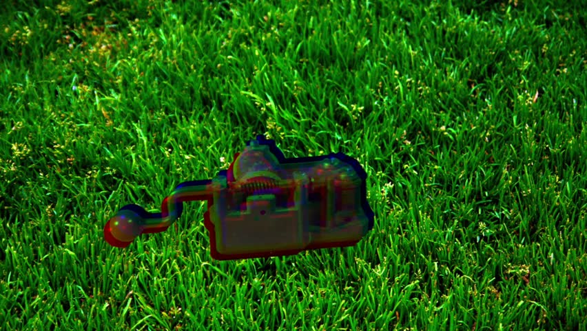 Spinning Objects On Grass Some 库存影片视频（100% 免版税）13142186 | Shutterstock