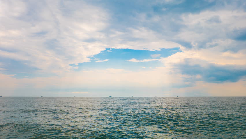 Video 3840x2160 UHD - The Sky Over The Ocean. Daytime Timelapse Stock ...