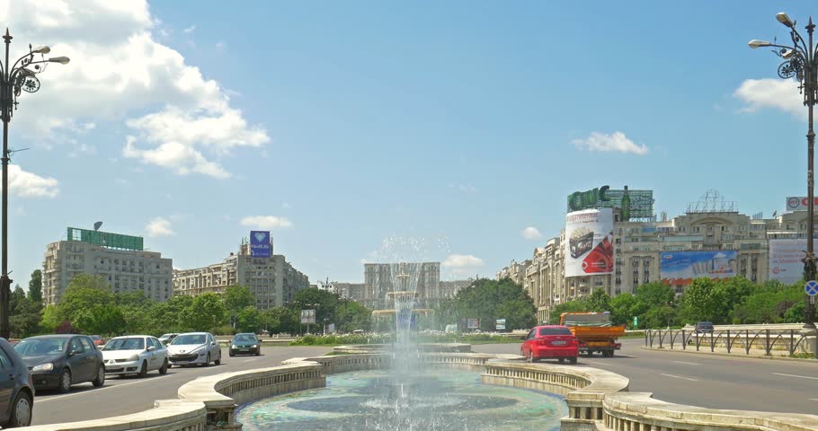 BUCHAREST, ROMANIA - JUNE 15, 2016: Union Square Fountain And House Of ...