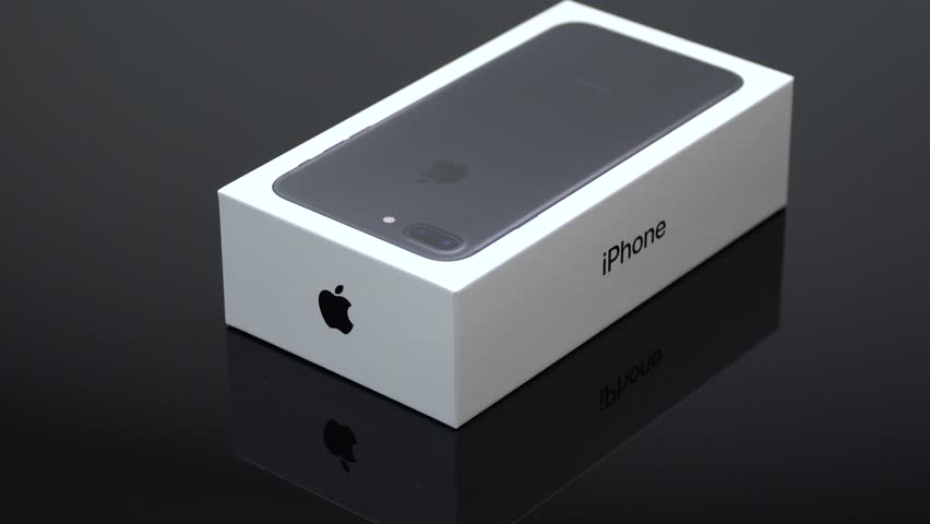 DIVACA SLOVENIA 23 SEP 2016: Apple Iphone 7 Plus Smart Phone Box ...
