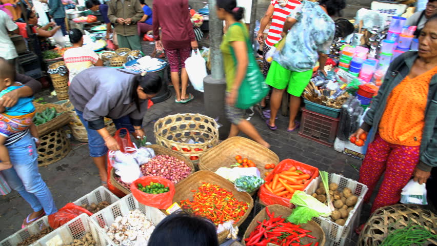 MATARA, SRI LANKA - NOVEMBER 5, 2014: Unidentified Sellers In Street ...