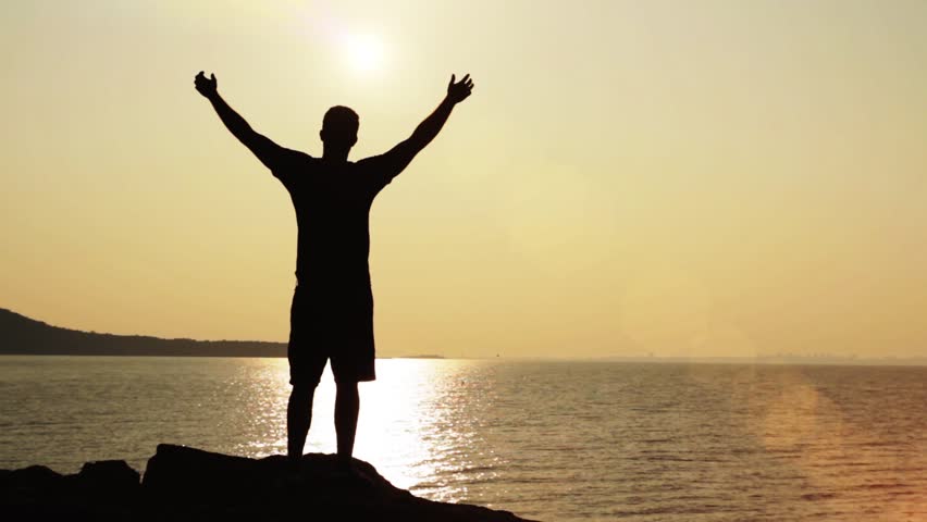 Success Pose Sunset Cliff Traveler Hands Up Concept HD Stok Video Klip ...