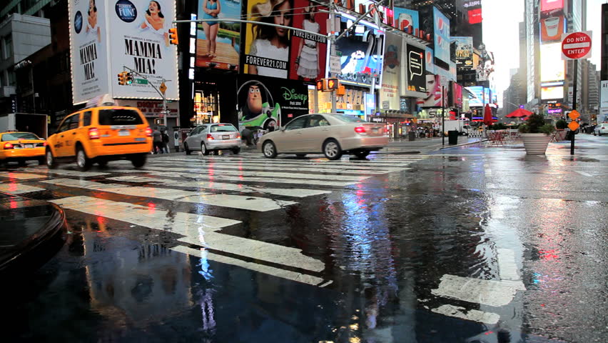 New York City Rain Times Square (Slow Motion, Defocused)- Pedestrians ...