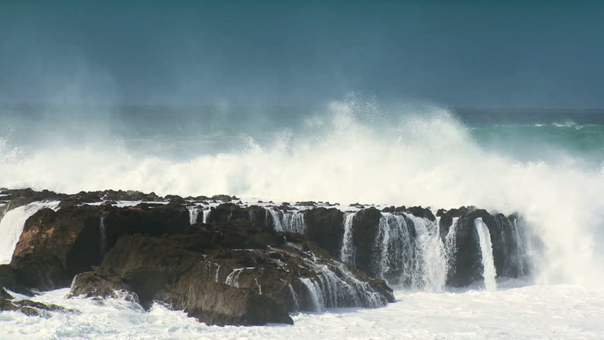 Waves Crashing on the Rocky Shoreline image - Free stock photo - Public ...